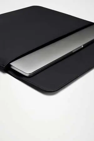 Rains Laptop Portfolio 15″/16