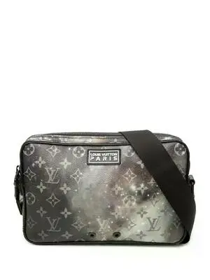 LOUIS VUITTON 2018 Monogram Galaxy Alpha Messenger Bag - Black
