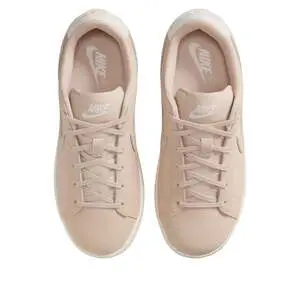 Nike Classic Low Top Sneakers