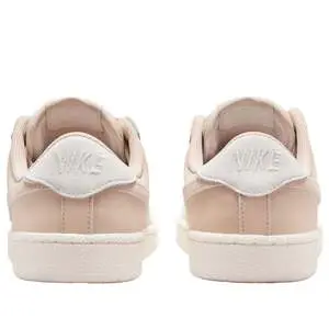 Nike Classic Low Top Sneakers
