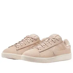 Nike Classic Low Top Sneakers