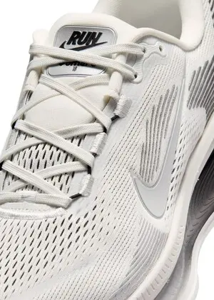 Nike Vomero 18 Running Sneakers - White