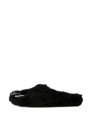 BRAVEST STUDIOS Claw Mule