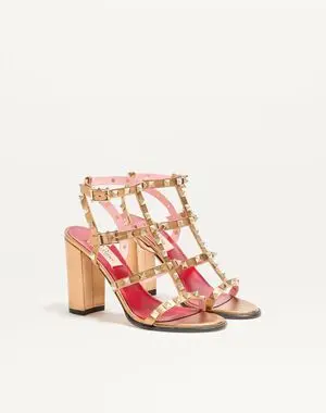 Valentino Garavani Rockstud Laminated Calfskin Sandals - Gold