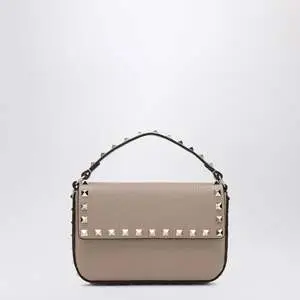 Valentino Garavani Rockstud Pouch In Grained Calf Leather - Pink