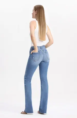 BAYEAS Low Rise Bootcut Jeans With Distressed Details