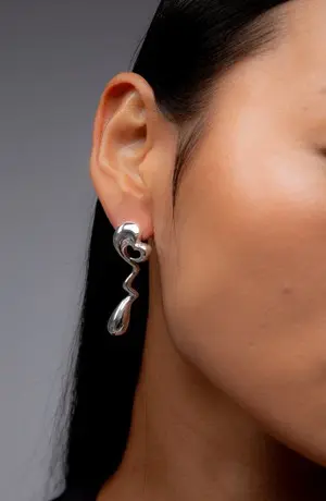 YOJ Agagoi Drop Heart Statement Earrings