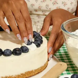 BTARTBOXNAILS Press-on Nails Set Short Almond - Pathside Lilac