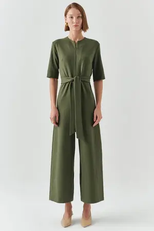 EXQUISE Cynthia Jumpsuit With V-neck And Belted Waist - Black