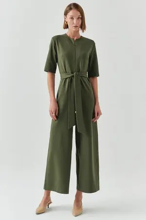 EXQUISE Cynthia Jumpsuit With V-neck And Belted Waist