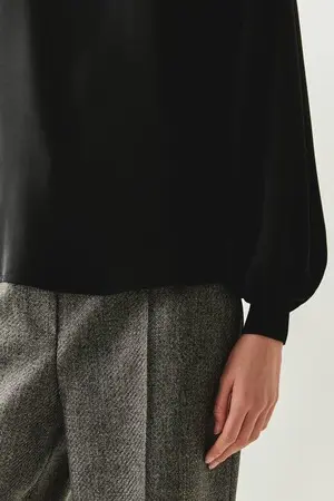 EXQUISE Joelle Long Sleeve Blouse