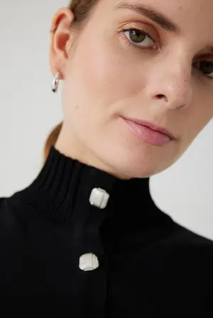 EXQUISE Amanna High Neck Knit Shirt
