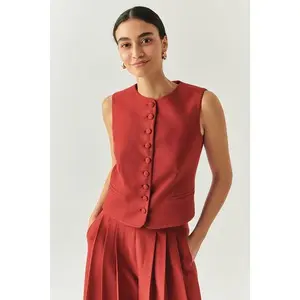 EXQUISE Elowyn Sleeveless Vest - Light Red