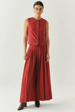 EXQUISE Elowyn Sleeveless Vest - Light Red