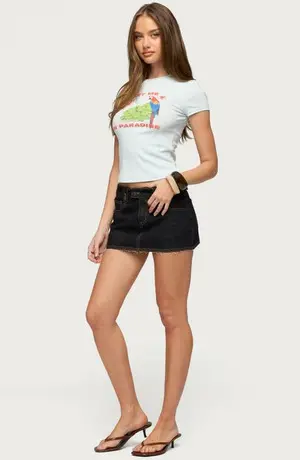 EDIKTED Meet Me In Paradise" Tropical Parrot Crop T-shirt