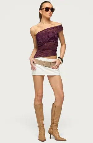 EDIKTED Asymmetric One-shoulder Sheer Top