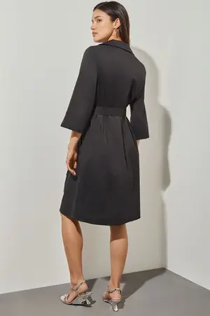 Ming Wang Knee Length Shift Dress