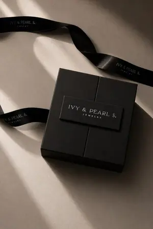 IVY & PEARL CO. The Stratton Studs