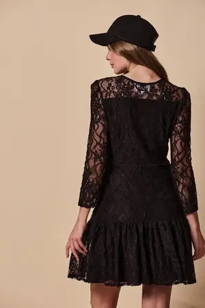 THE SHIRT Lace V-neck Dress