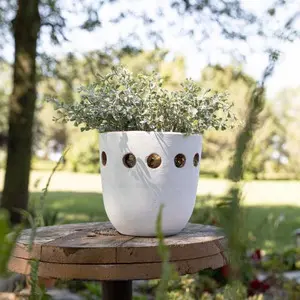 FORESIDE HOME AND GARDEN Round Cutout Planter Terracotta