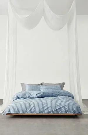 EVER LASTING Henry Striped Buttoned Bedding Set
