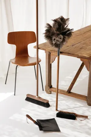 BE HOME Andree Jardin Heritage Ash Wood Broom Handle