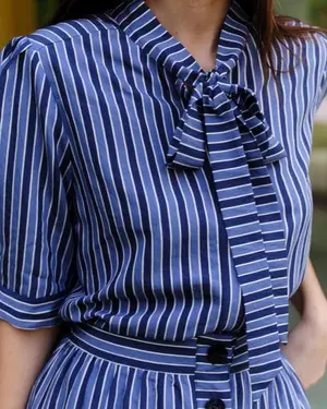 CARTOLINA Peggy Neck-tie Blouse