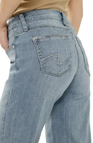 SILVER JEANS CO. Elyse Baggy Straight Leg Jeans