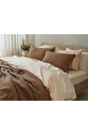 COYUCHI Cascade Organic Cotton Matelassé Sham