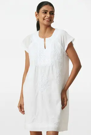 RO'S GARDEN Liv Short Dress - White Solid