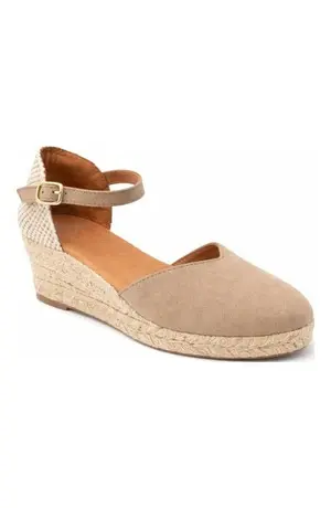 Women's Menina Step Products