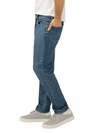 SILVER JEANS CO. Knox Modern Loose Fit Tapered Leg Jeans
