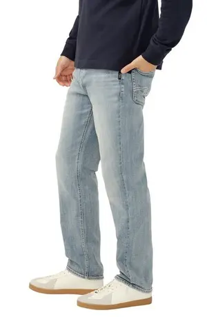 SILVER JEANS CO. Eddie Athletic Fit Tapered Jeans