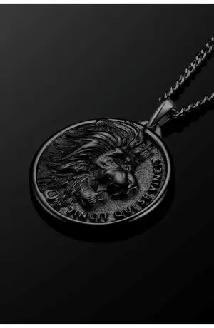 VINCERO Lion Pendant Necklace