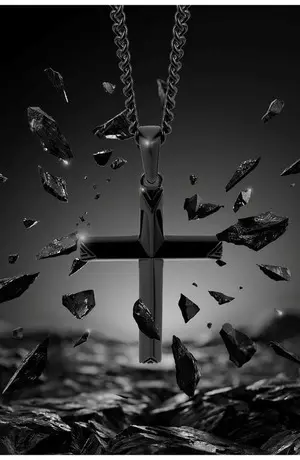 VINCERO Cross Pendant Necklace