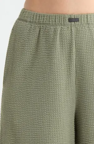 Lunya Stretch Organic Cotton Seersucker Lounge Pants - Fresh Herb