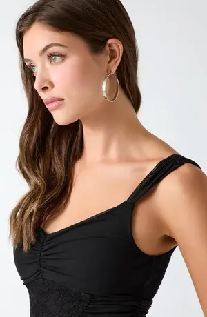Guess Caitlyn Lace Sleeveless Sweetheart Neckline Midi Dress