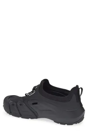 CROCS Quick Trail Racer Show