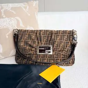 FENDI Fendi Women Pre-Loved Bag Very Good Condition