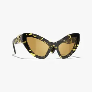 Chanel Cat Eye Sunglasses - Tortoise