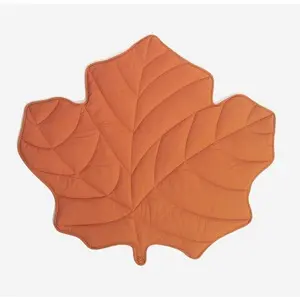FUNNYFUZZY Leaf Shape Pet Blanket - Maple Red