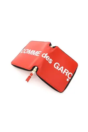 Comme Des Garçons Logo Print Zipped Wallet