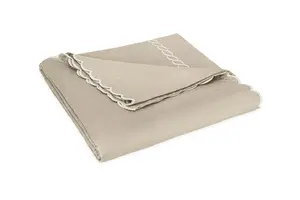 MATOUK Matouk Classic Chain Scallop Matelassé Coverlet Dune/bone