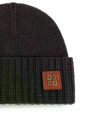 Dsquared2 Ribbed Knit Beanie With Logo Plaque
