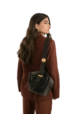 ESTHERA 1111am Leather Shoulder Bag - Black