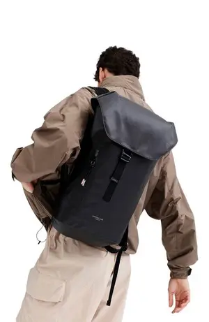 GASTON LUGA Lightweight Duoseal Flap Backpack 14 - Black