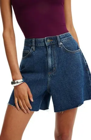 COTTON ON High Waisted '90s Denim Shorts With Raw Hems