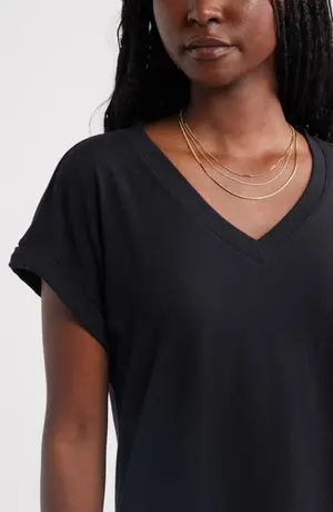 Caslon Roll Cuff V-neck T-shirt - Black