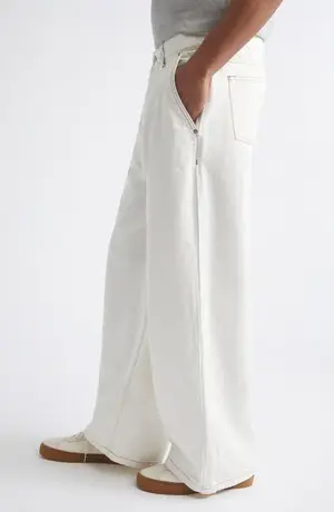 AMI Paris Wide-leg Jeans In Creamy Wash