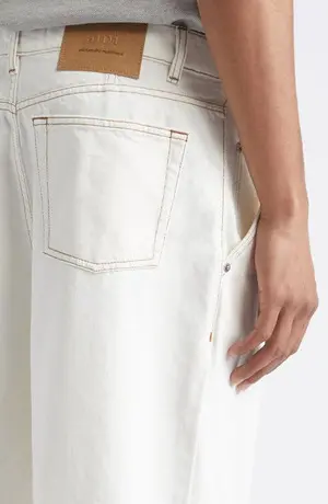 AMI Paris Wide-leg Jeans In Creamy Wash